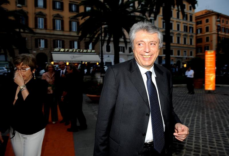 2 la carmen è debole ma l amore è cieco